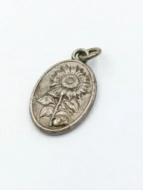 Jewelry | Vintage Silvertoned Catholic Relic Medal Mre ...
